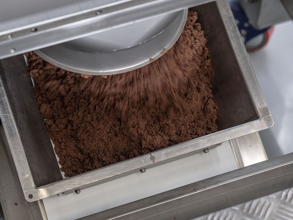 On-site courses for chocolate production | Training | Bühler Group