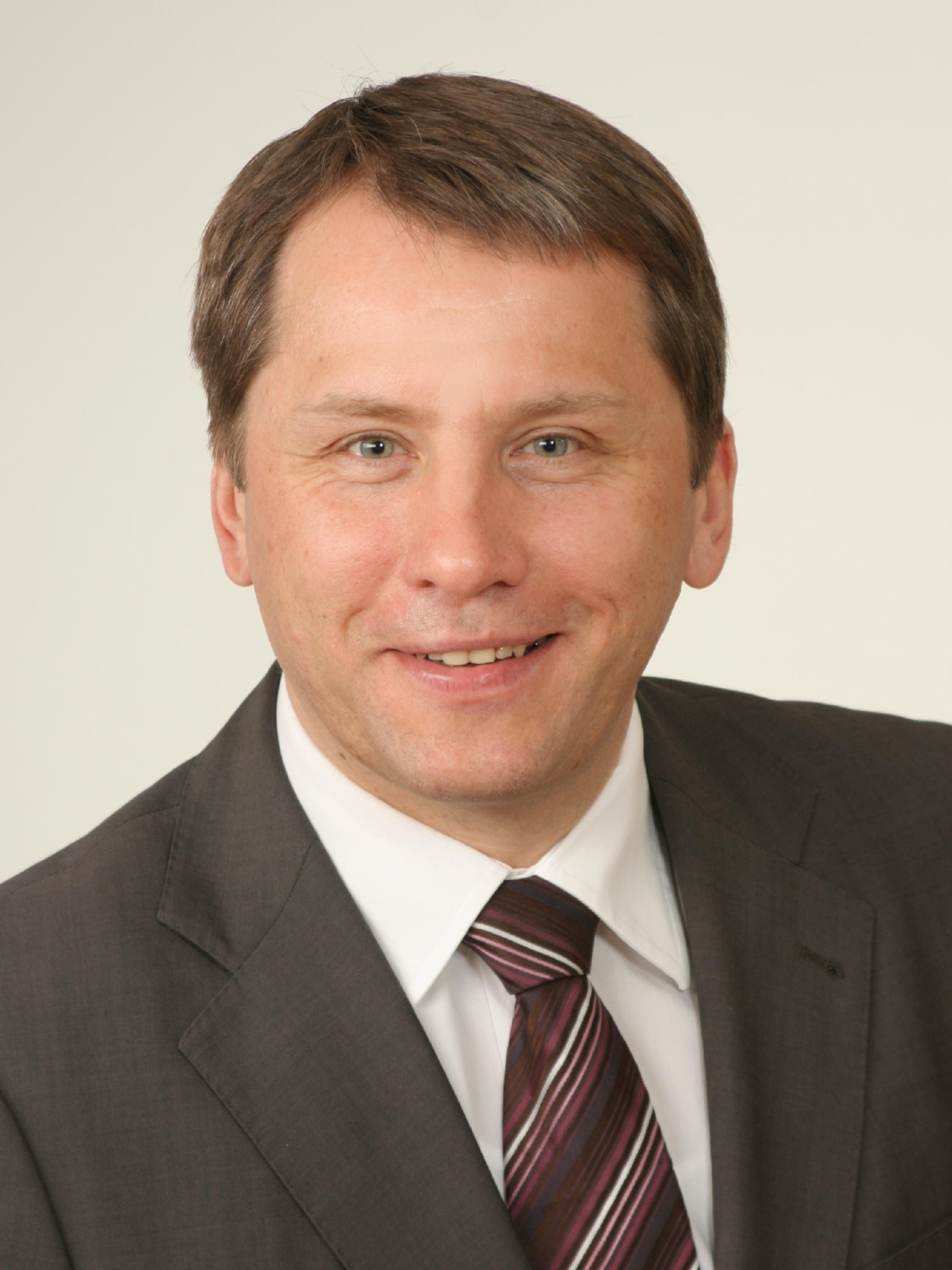 Webinar: Vacuum Coating of Flexible substrates by Buhler Leybold Optics